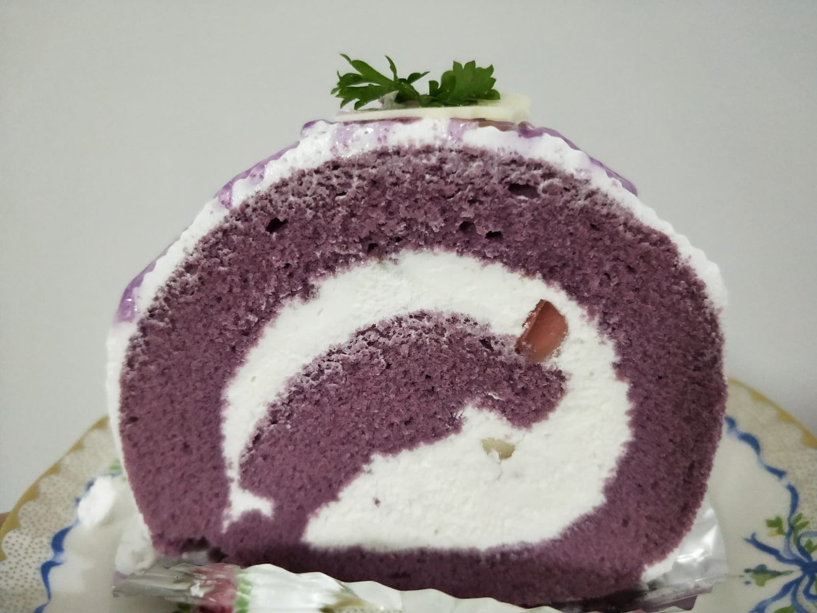 Grape & White Chocolate Swiss Roll at The Pine Garden – The Journey ...