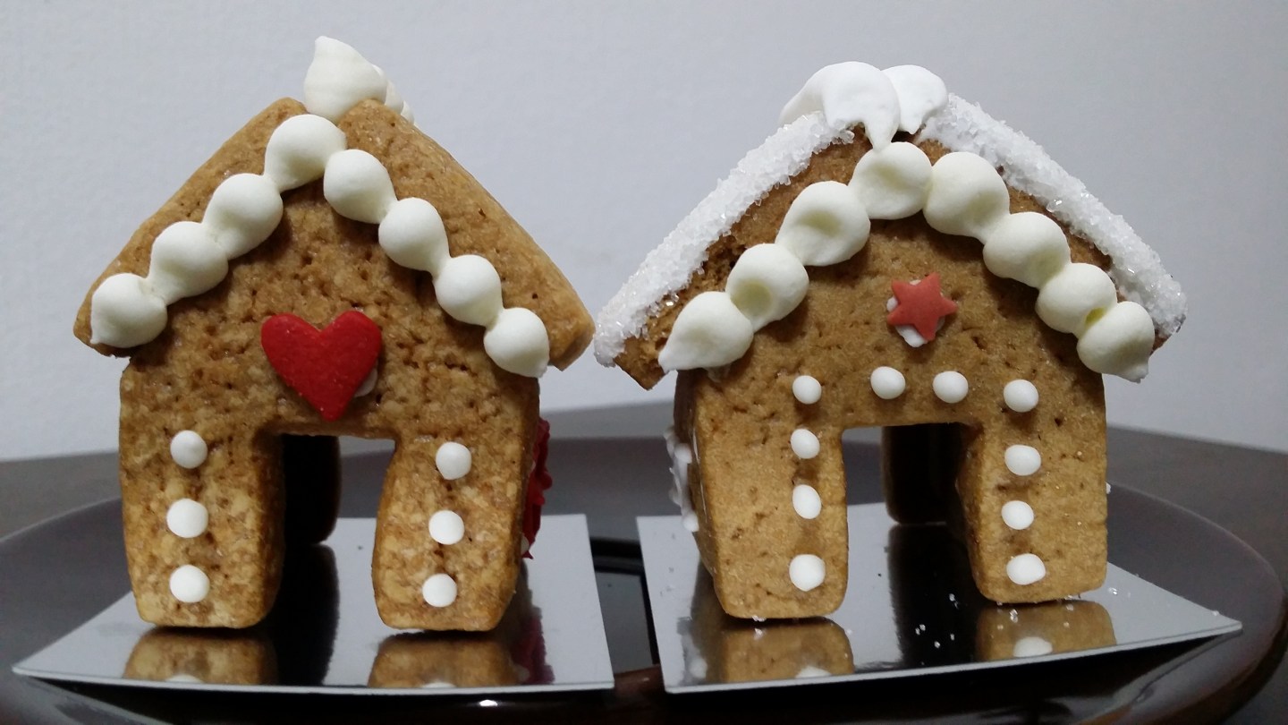 Tiny Gingerbread Houses at BreadTalk – The Journey & Destination